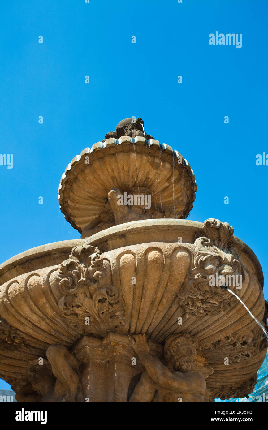 Fountain backgrounds hi-res stock photography and images - Alamy