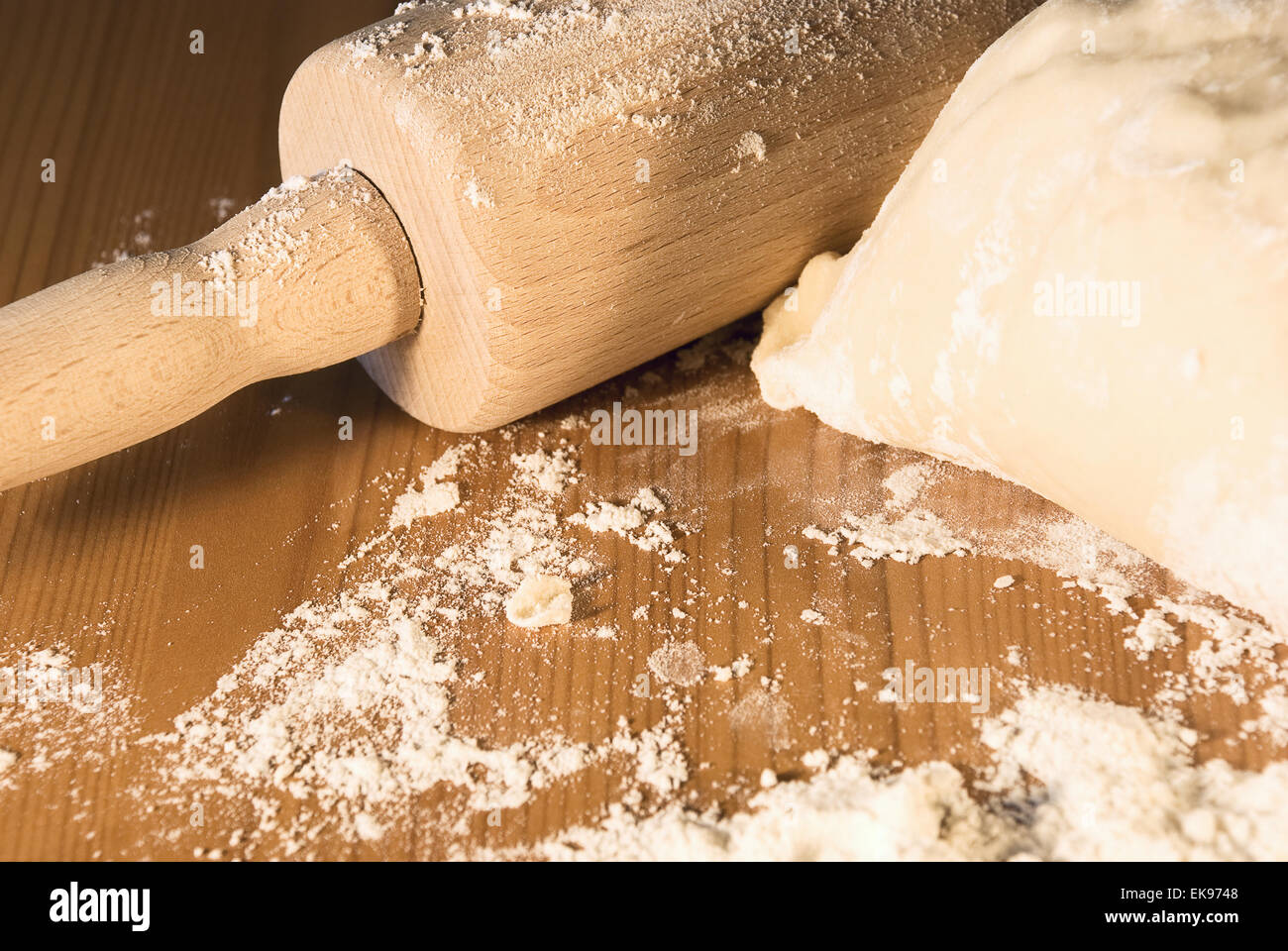 rolling pin and flour Stock Photo - Alamy