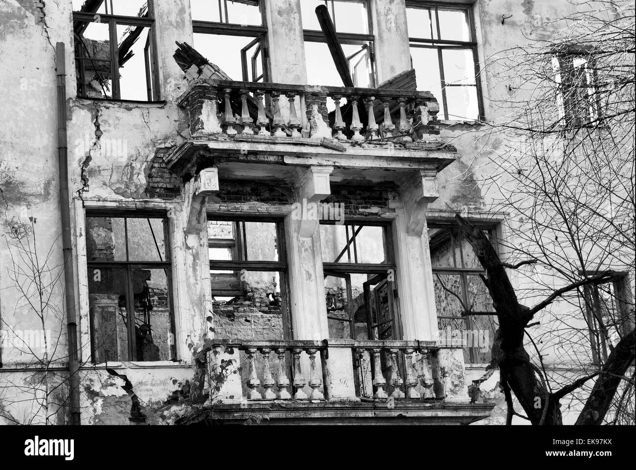 the ruins of an old building on the skyline Stock Photo - Alamy