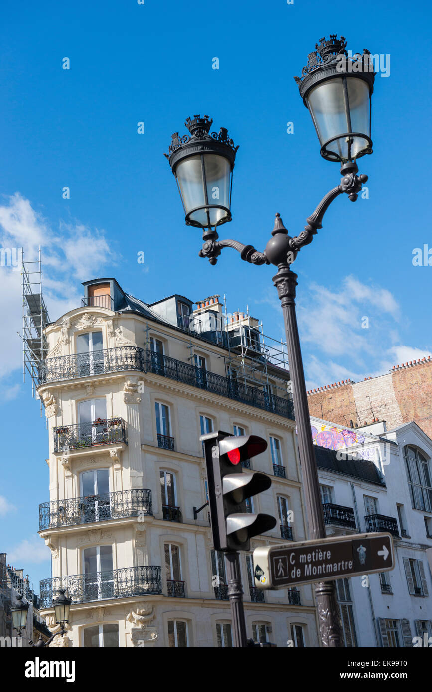 Boulevard de Clichy in Montmartre, Paris France EU Stock Photo - Alamy