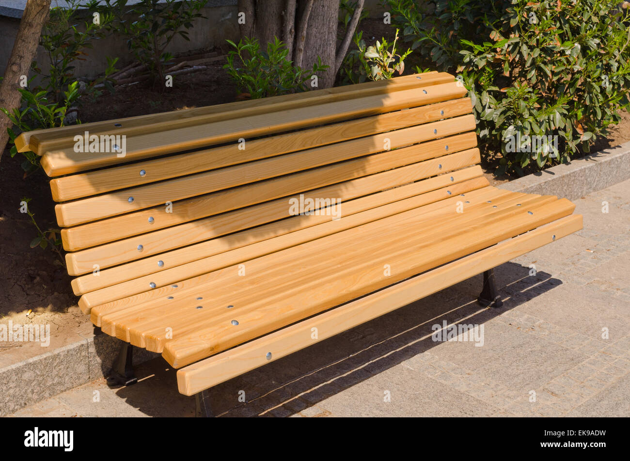 One single bench chair hi-res stock photography and images - Alamy