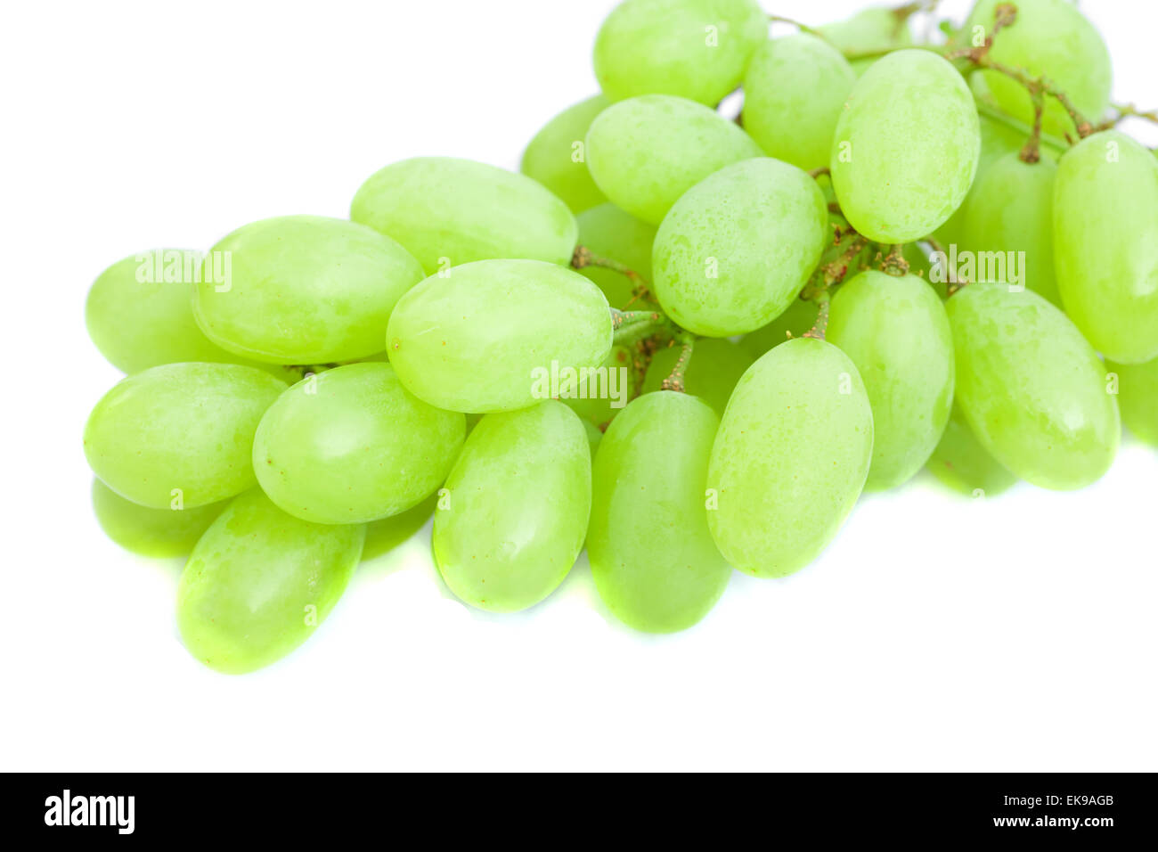 grapes isolated on white Stock Photo - Alamy