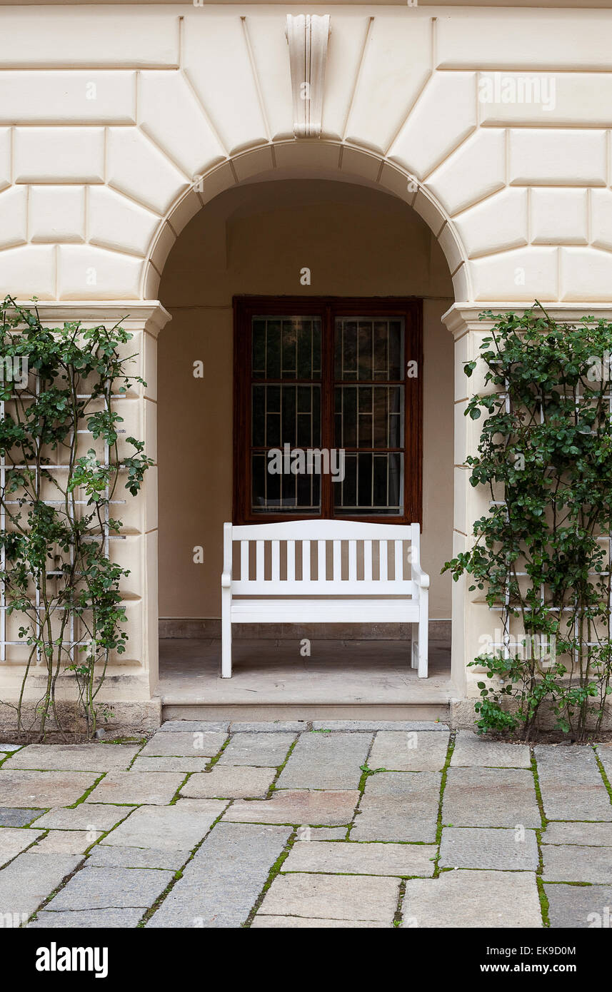 Garden arch bench hi-res stock photography and images - Alamy