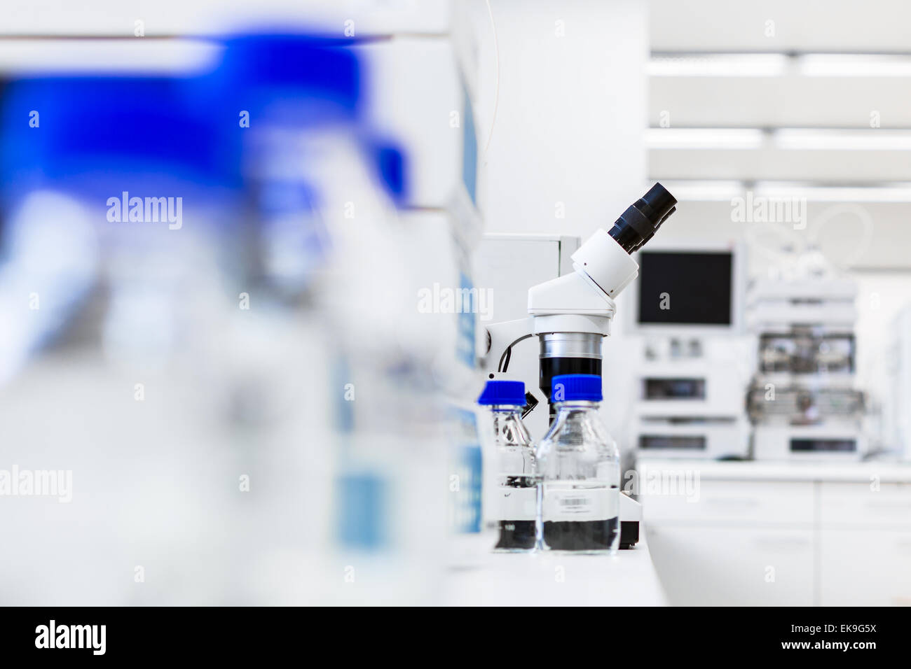 Chemistry lab bottle hi-res stock photography and images - Alamy