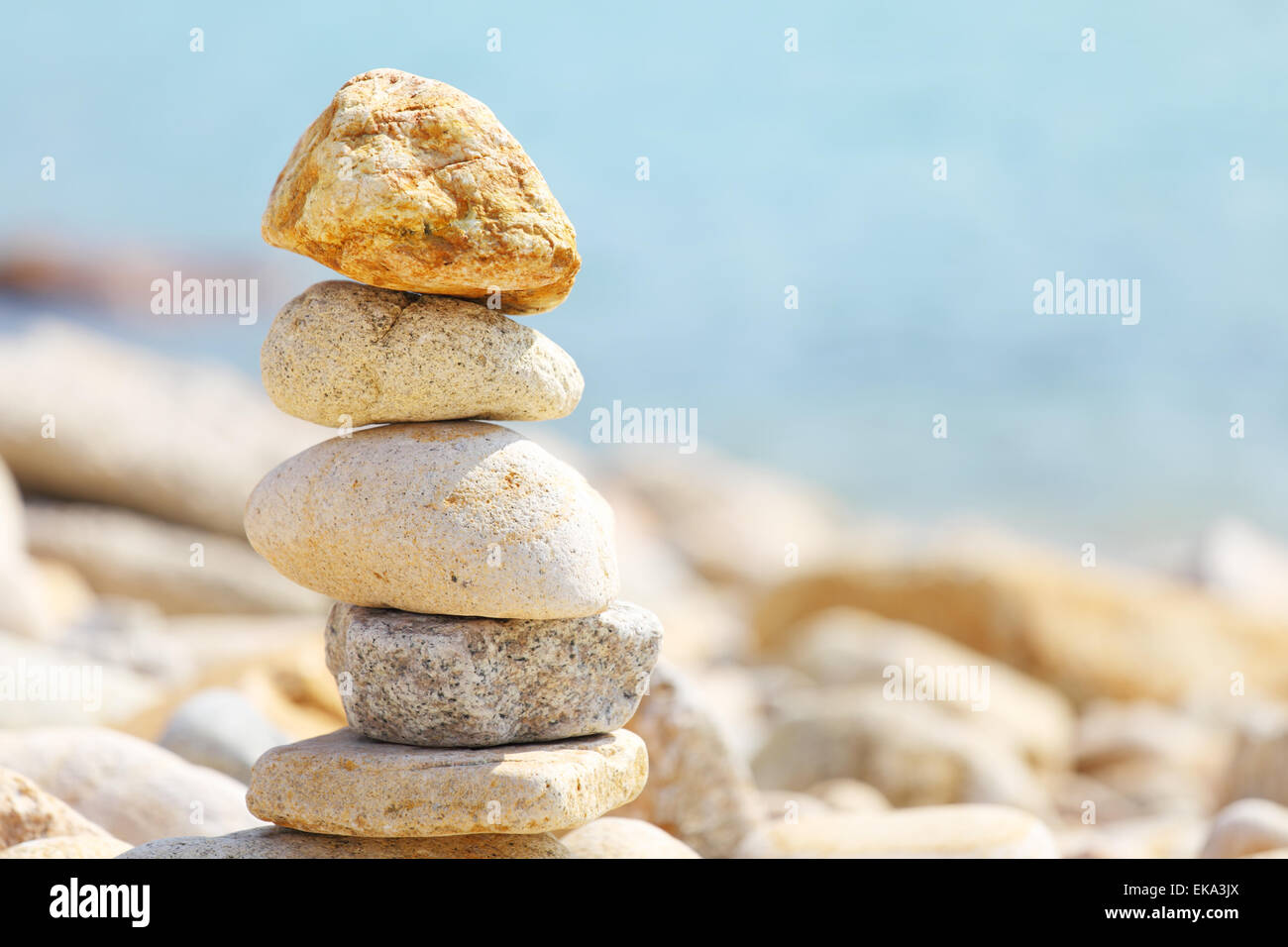 Zen rock balancing hi-res stock photography and images - Alamy