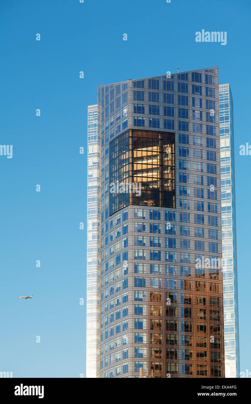 Airplane shadow skyscraper hi-res stock photography and images - Alamy