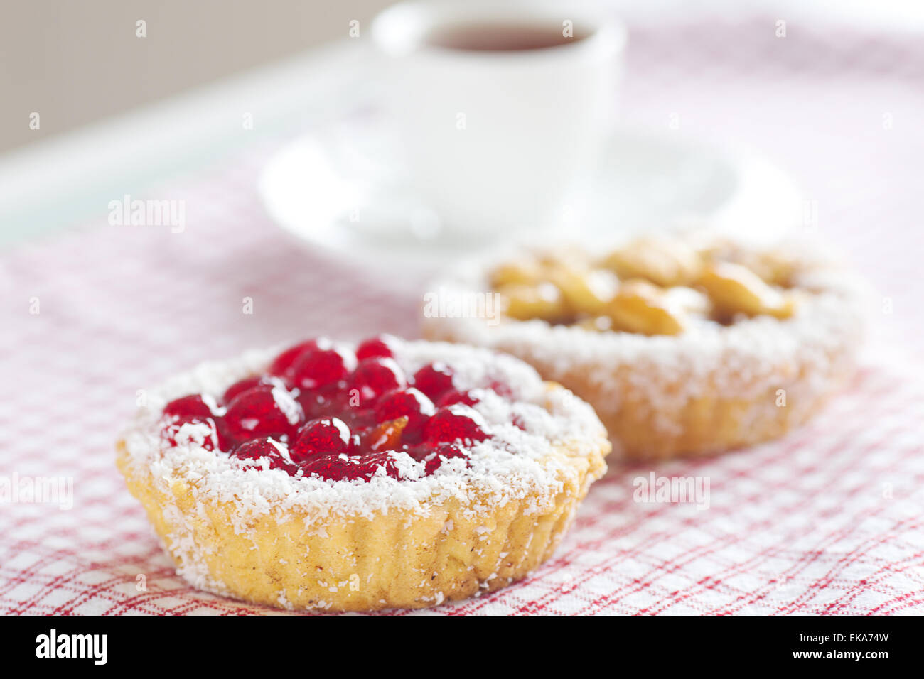 Beautiful cake berries tea hi-res stock photography and images - Alamy