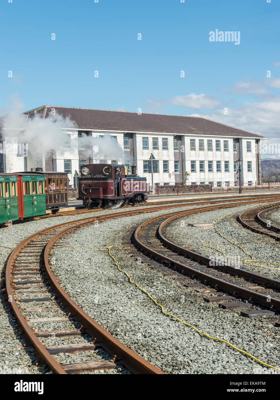 The Taliesin III, a Single Fairlie locomotive shunts backwards to ...