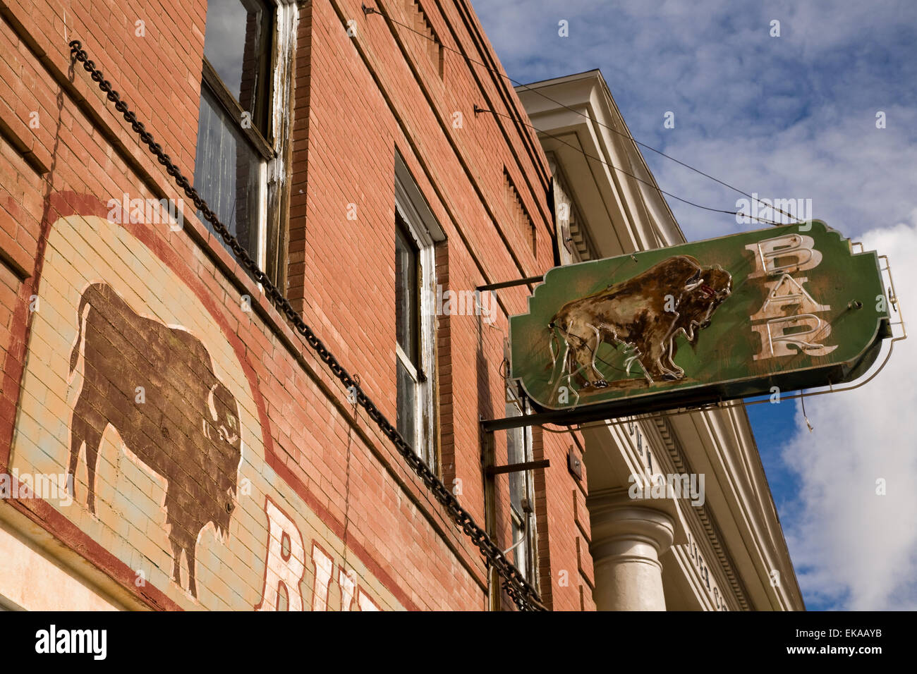 Looking skyward hi-res stock photography and images - Alamy