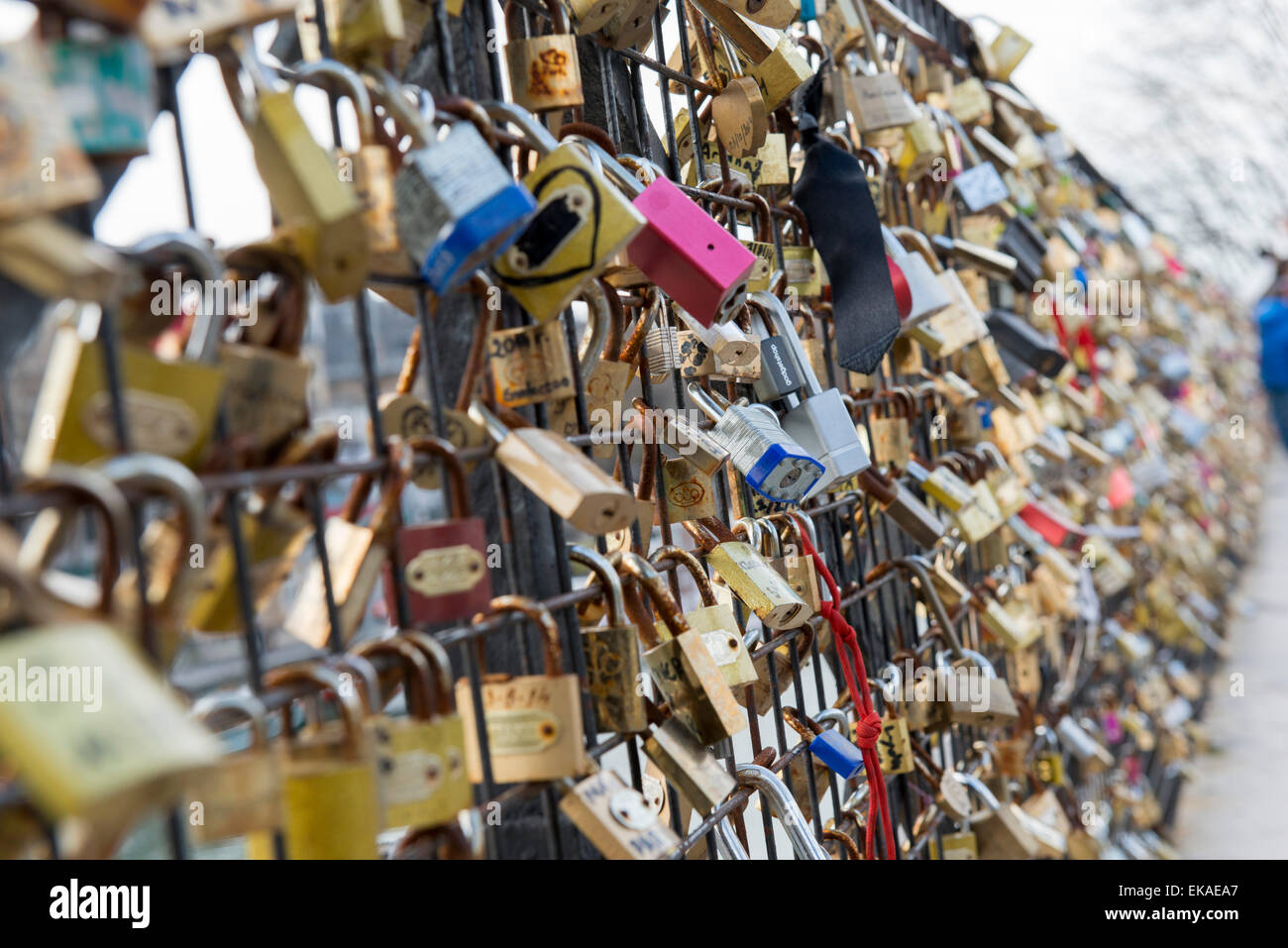 Love locks on Pont Neuf in Paris, France EU Stock Photo - Alamy