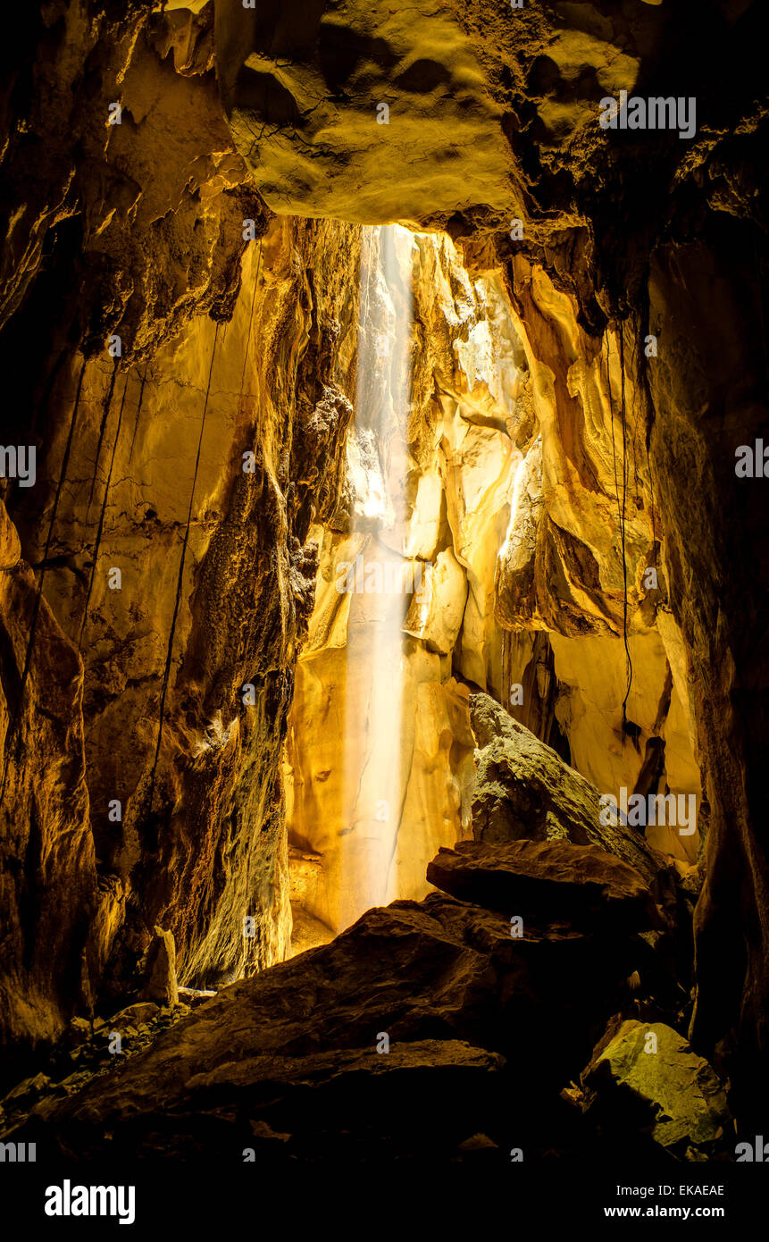 Sun beam in dark cave, Lopburi, Thailand. HDR Stock Photo - Alamy