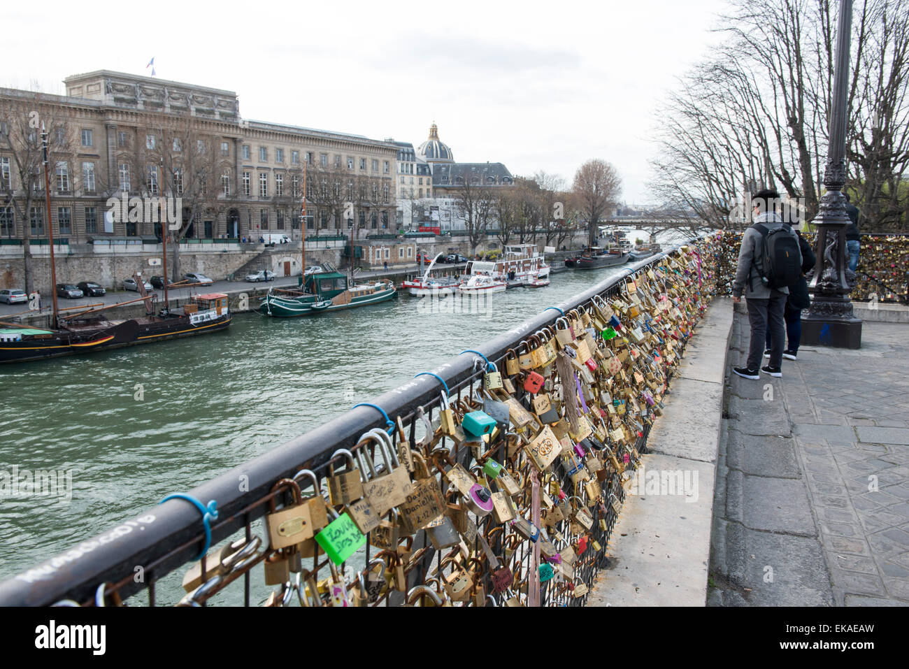 Love locks on Pont Neuf in Paris, France EU Stock Photo - Alamy
