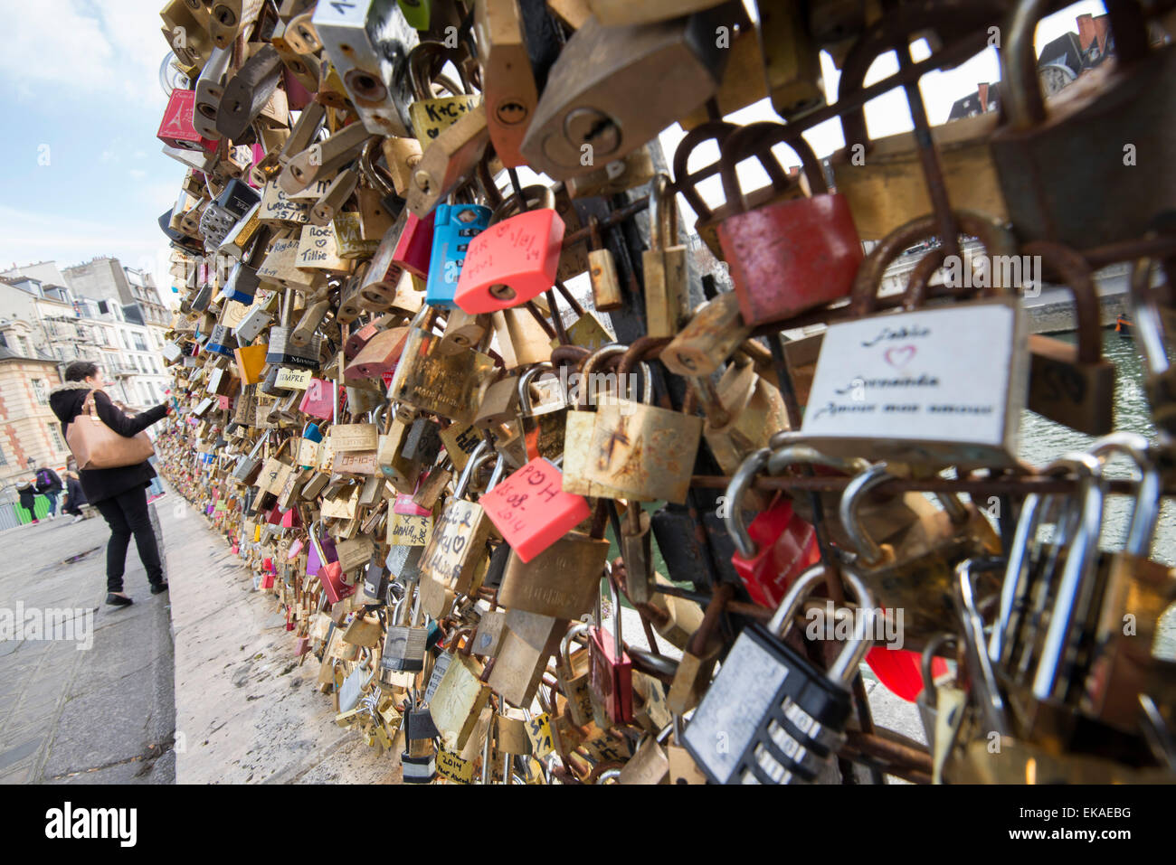 Love locks on Pont Neuf in Paris, France EU Stock Photo - Alamy