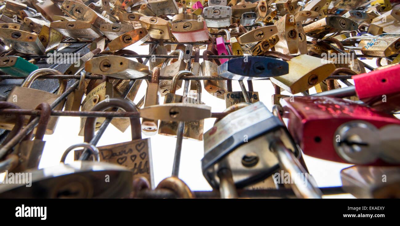 Love locks on Pont Neuf in Paris, France EU Stock Photo - Alamy
