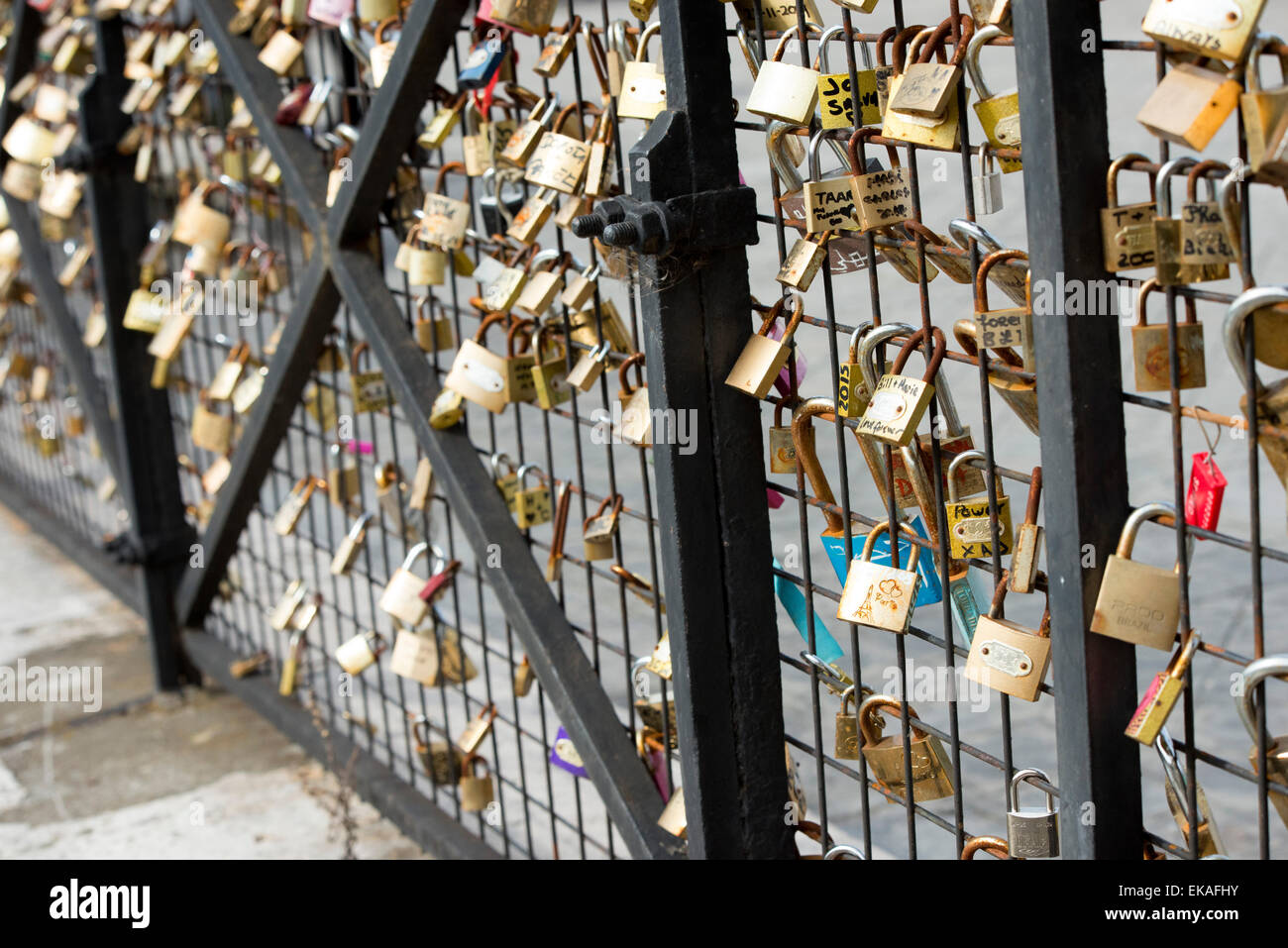 Love locks on Pont Neuf in Paris, France EU Stock Photo - Alamy