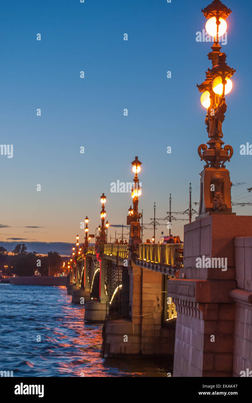 Night bridge across neva hi-res stock photography and images - Alamy