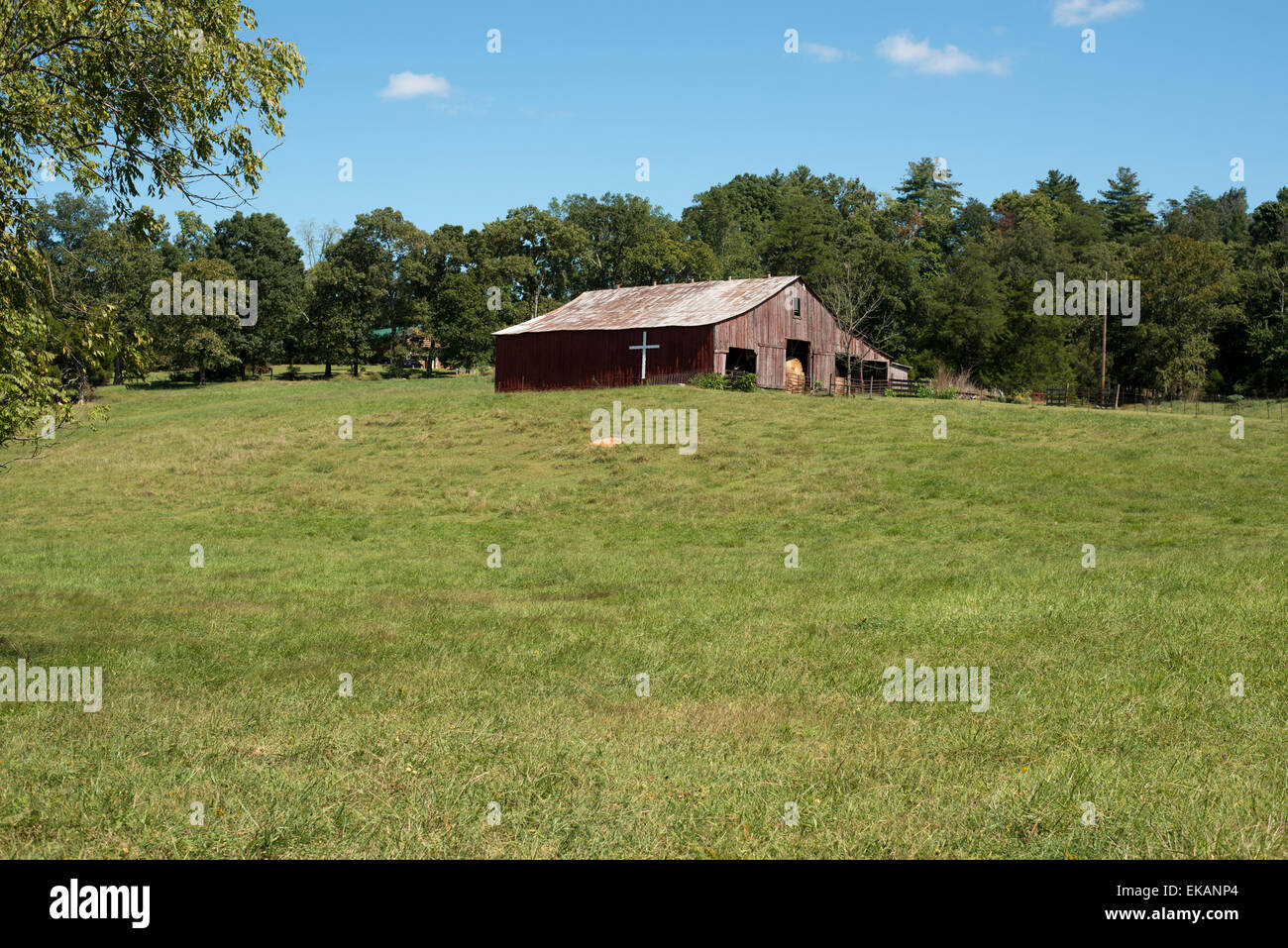farm yard barn Stock Photo - Alamy