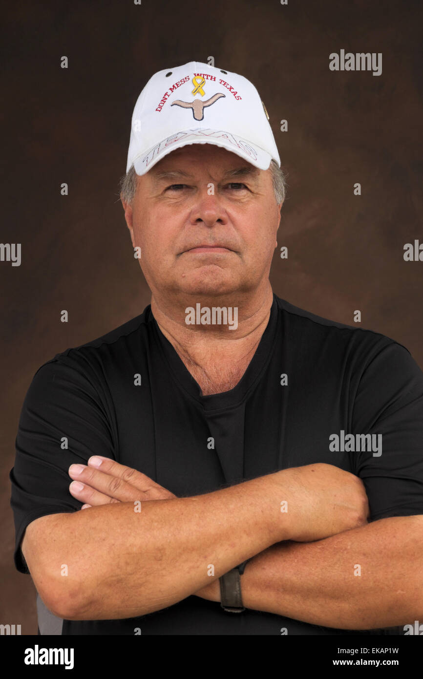 Elderly man wearing baseball cap hi-res stock photography and images ...
