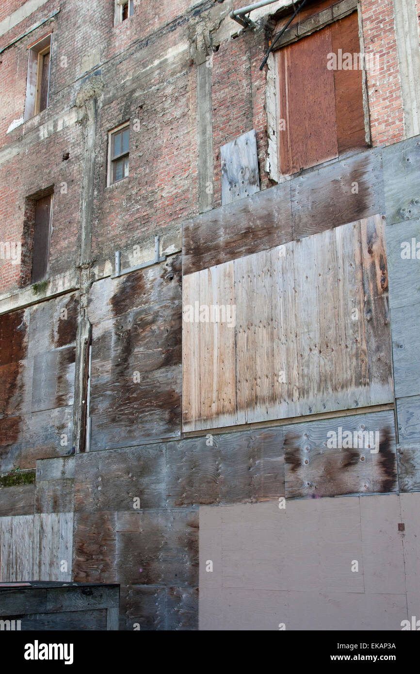 The side of an old brick building on Broadway in downtown Oakland ...