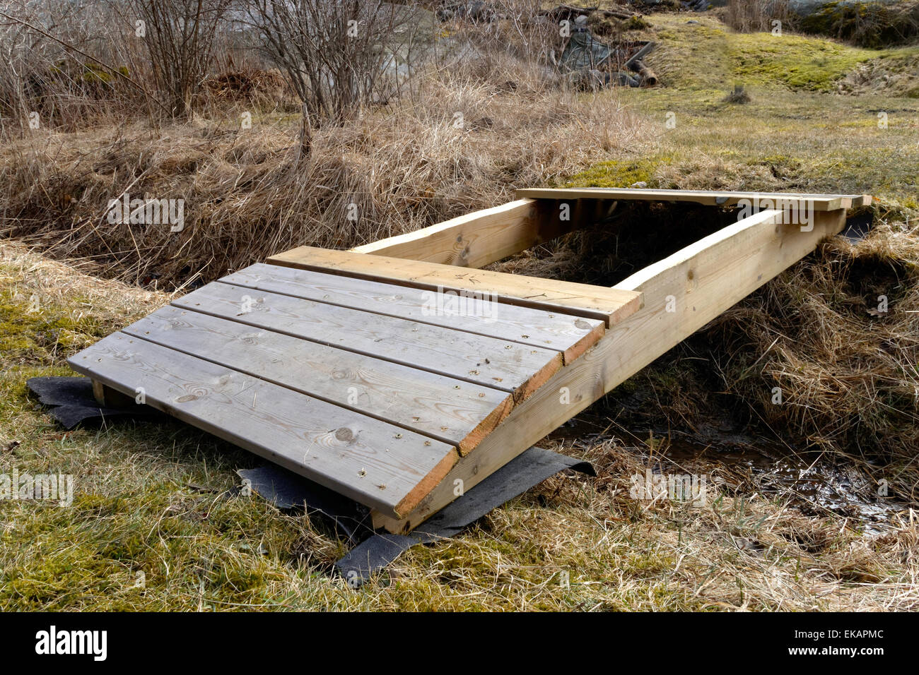 Build A Small Wood Bridge