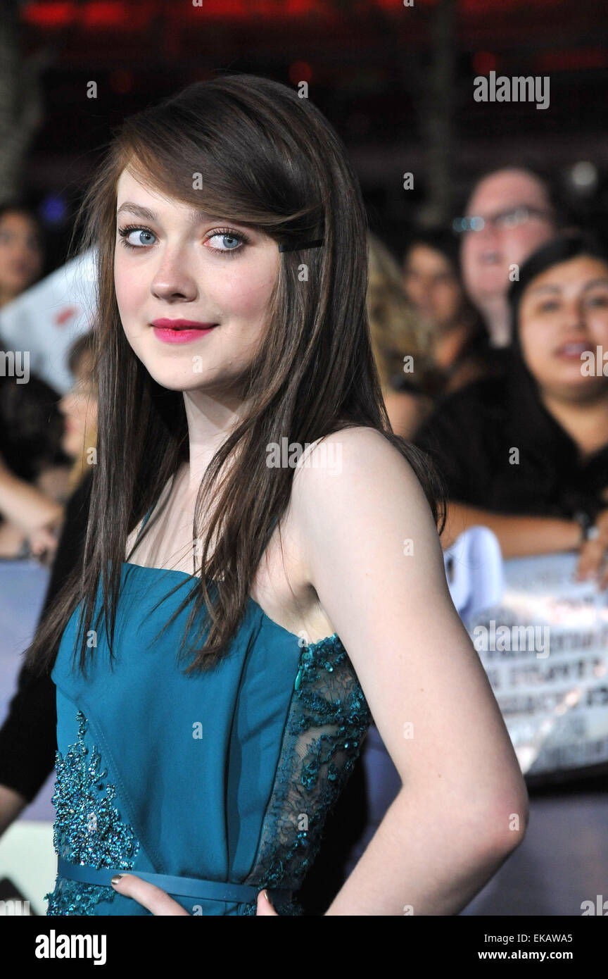LOS ANGELES, CA - NOVEMBER 12, 2012: Dakota Fanning at the world ...