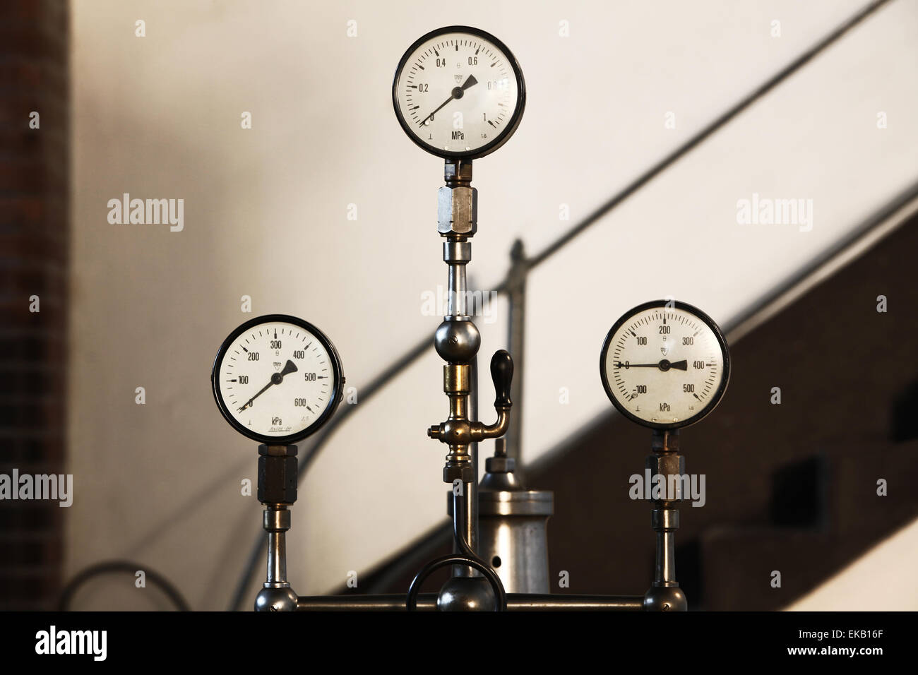Broken pressure gauge hi-res stock photography and images - Alamy