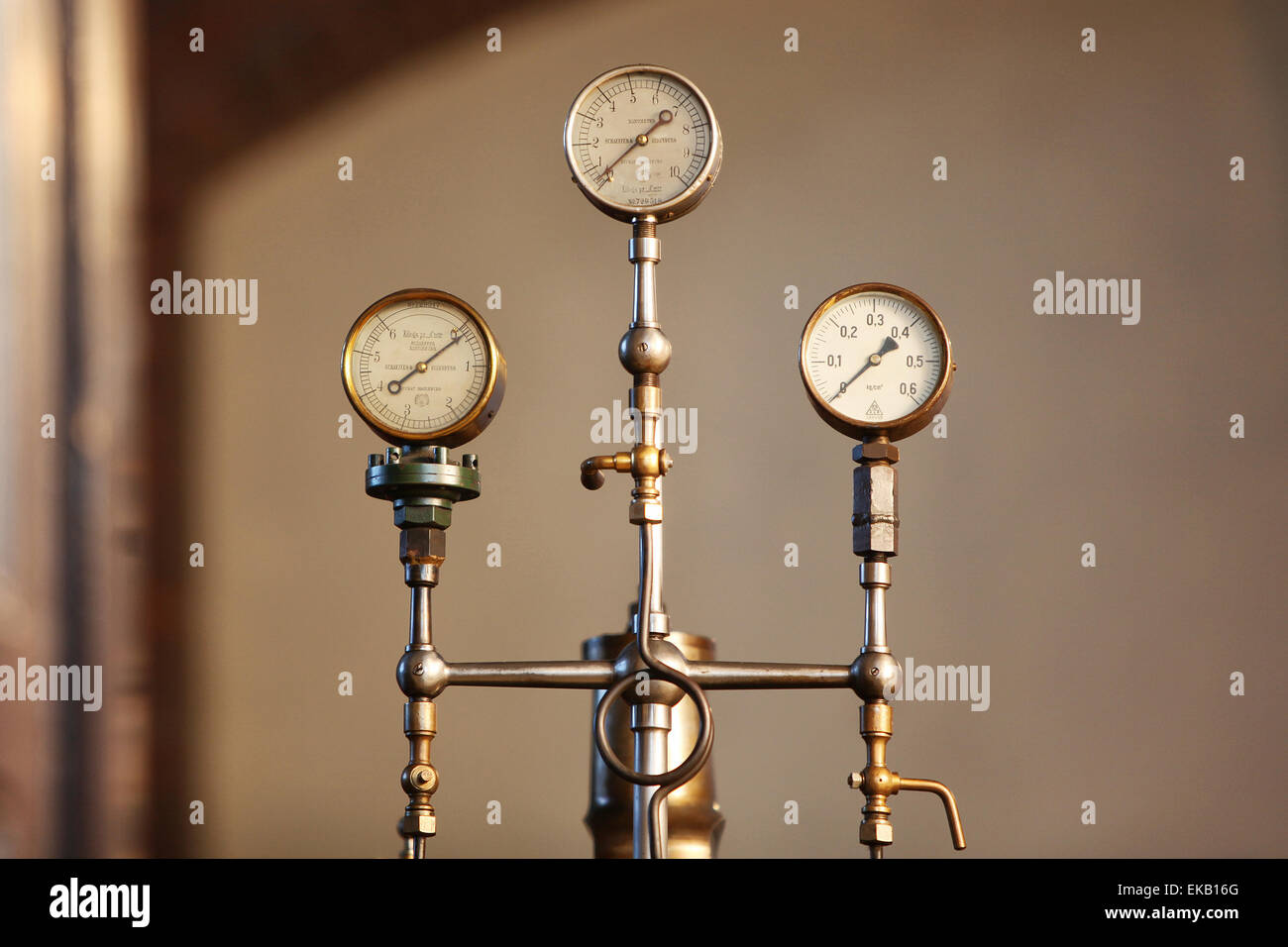 Barometers hi-res stock photography and images - Alamy