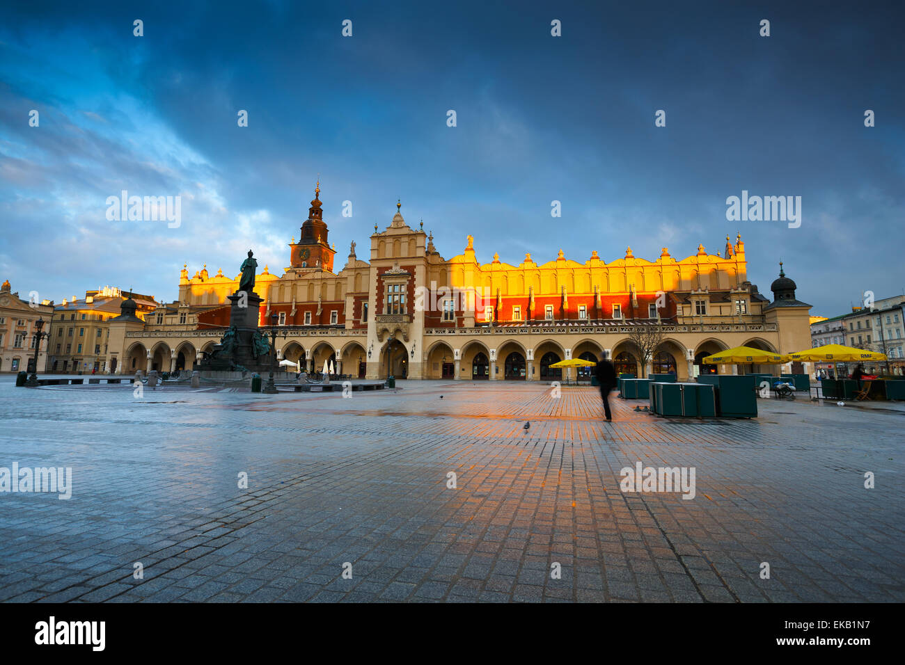 Krakow cloth hall hi-res stock photography and images - Alamy