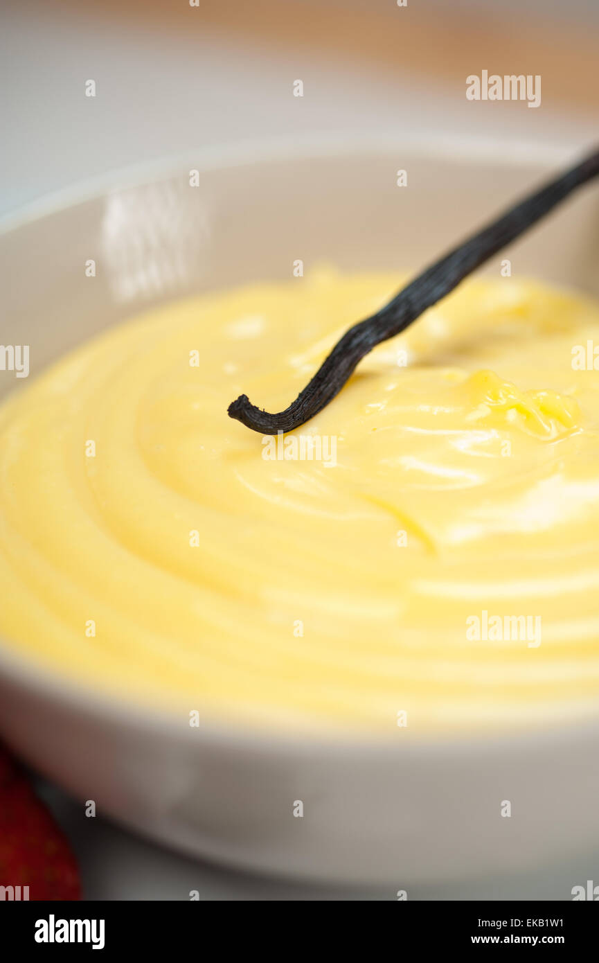vanilla custard pastry cream with seeds sticks Stock Photo - Alamy