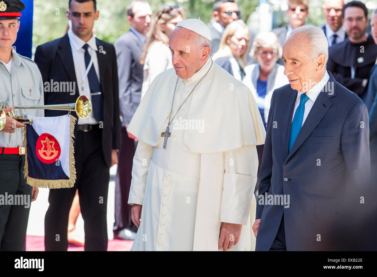 Pope Francis and President Shimon Peres during the Papal visit to ...