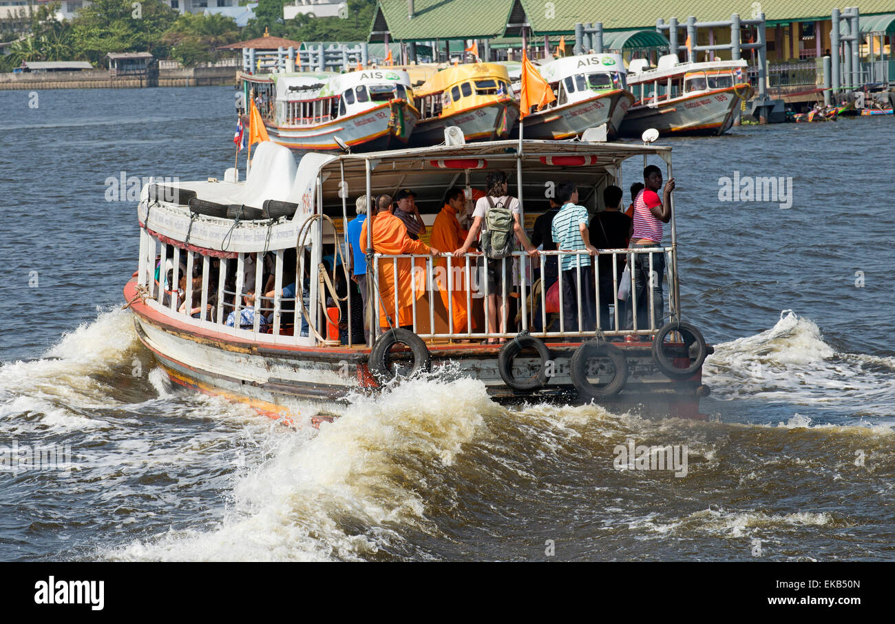 Water taxi passengers hi-res stock photography and images - Alamy