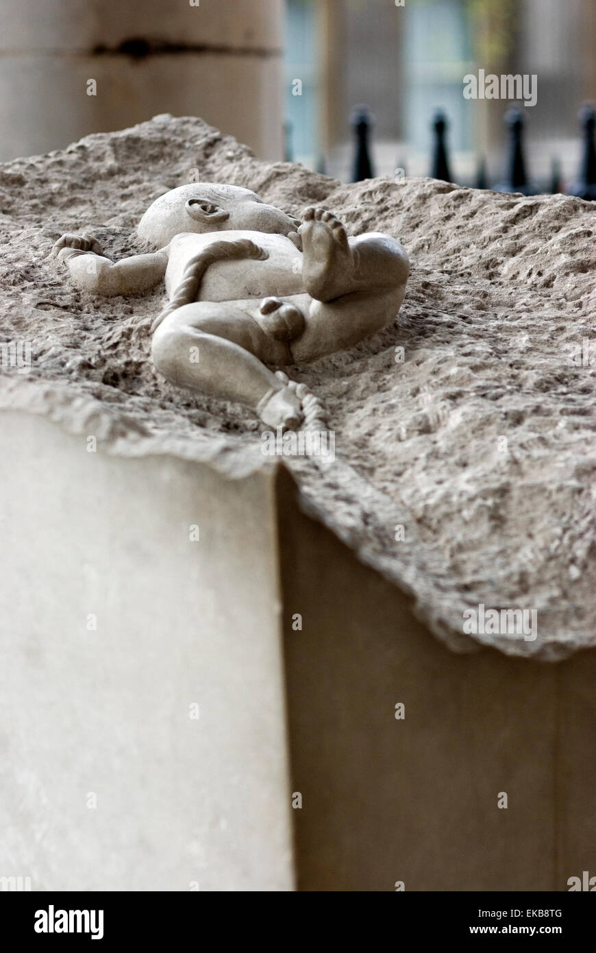 Baby face sculpture hi-res stock photography and images - Alamy