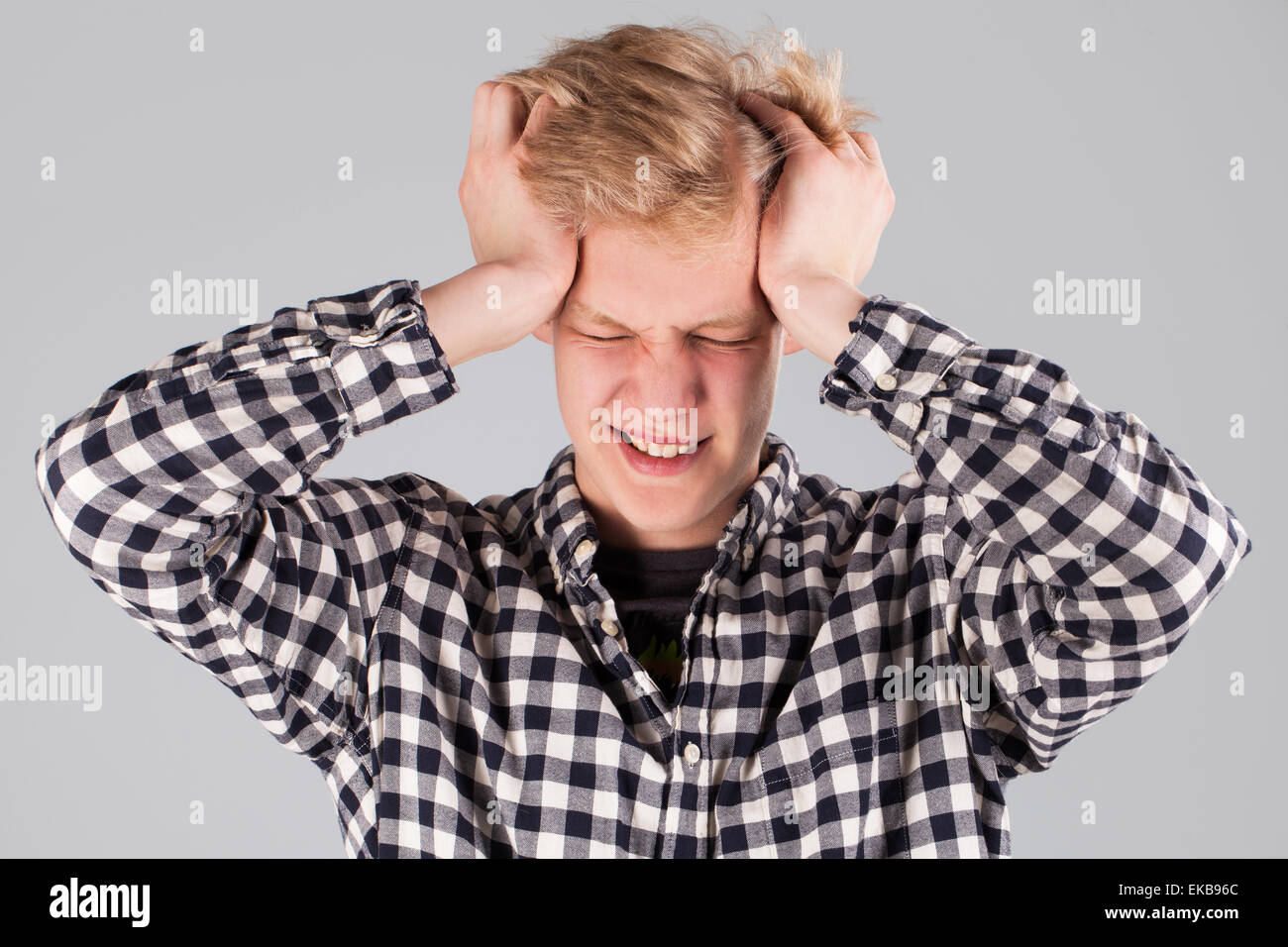 Model with hand over head hi-res stock photography and images - Alamy