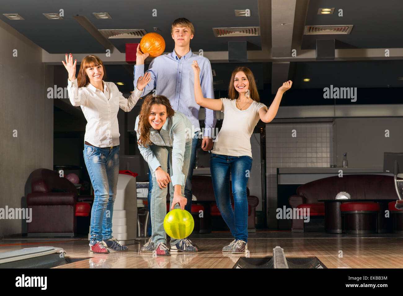 Man aiming bowling bowl hi-res stock photography and images - Alamy