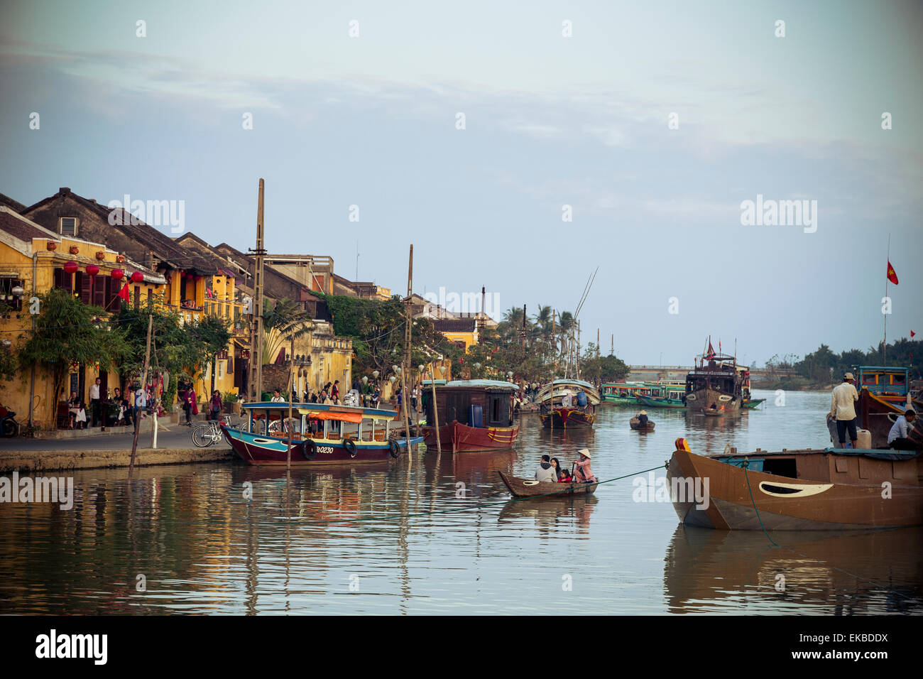 Asian river boats hi-res stock photography and images - Alamy