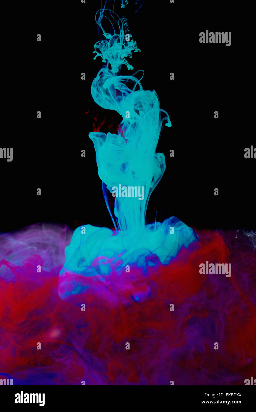 Colored inks in water hi-res stock photography and images - Alamy