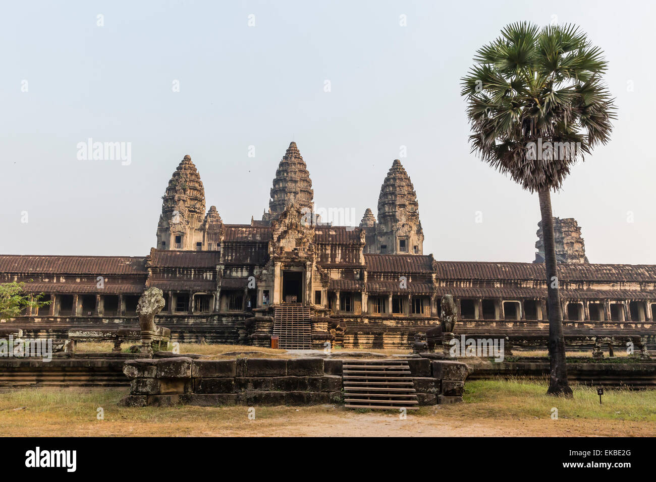 East entrance to Angkor Wat, Angkor, UNESCO World Heritage Site, Siem ...