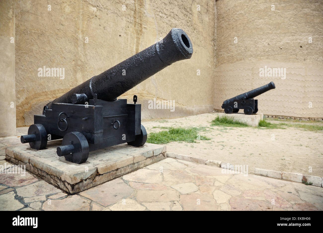 Old guns hi-res stock photography and images - Alamy