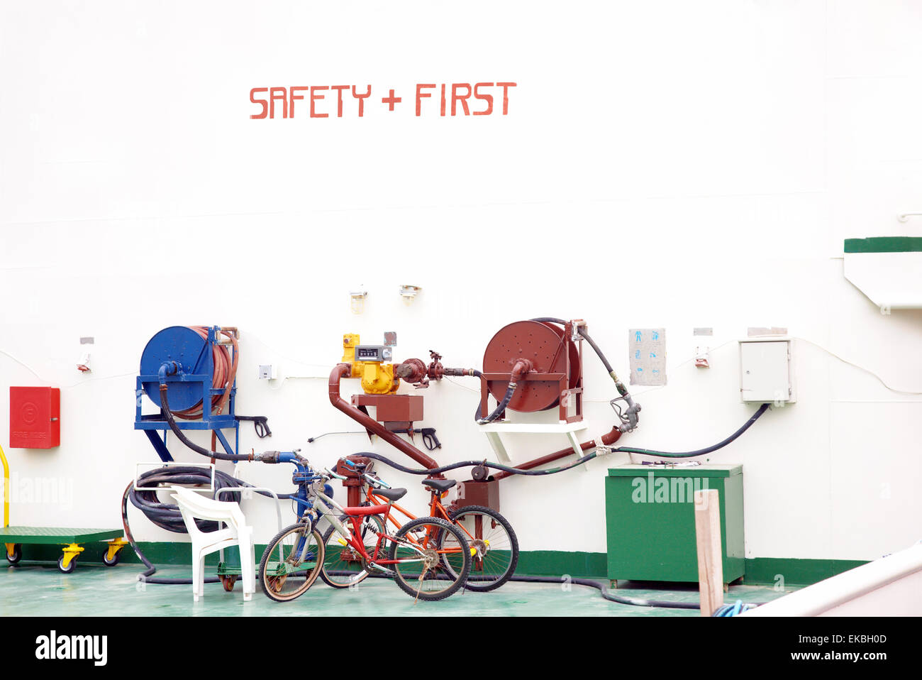 Device assembly facility hi-res stock photography and images - Alamy