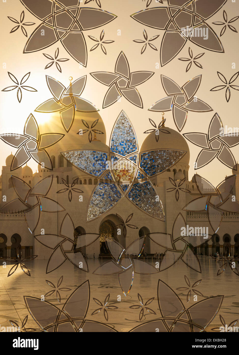 Decorated glass door in Sheikh Zayed Grand Mosque, Abu Dhabi, United ...