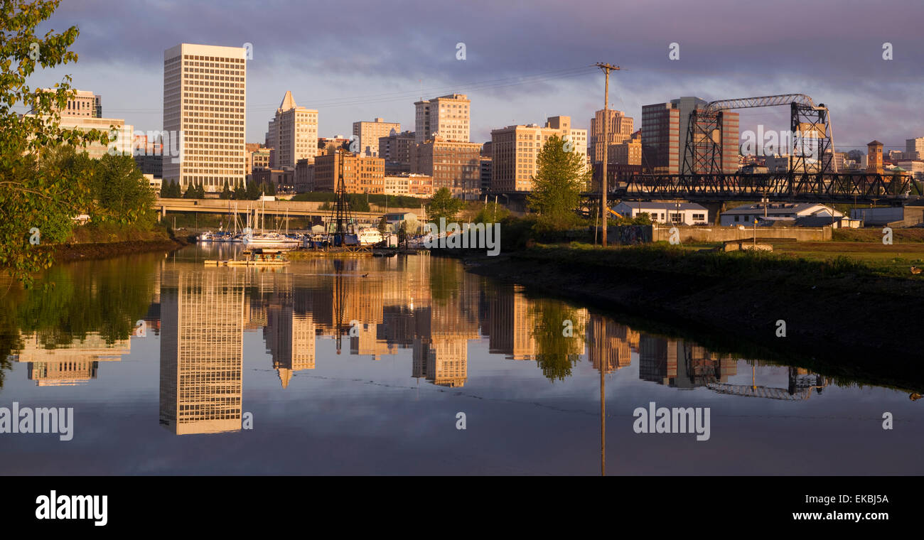 Foss waterway seaport hi-res stock photography and images - Alamy