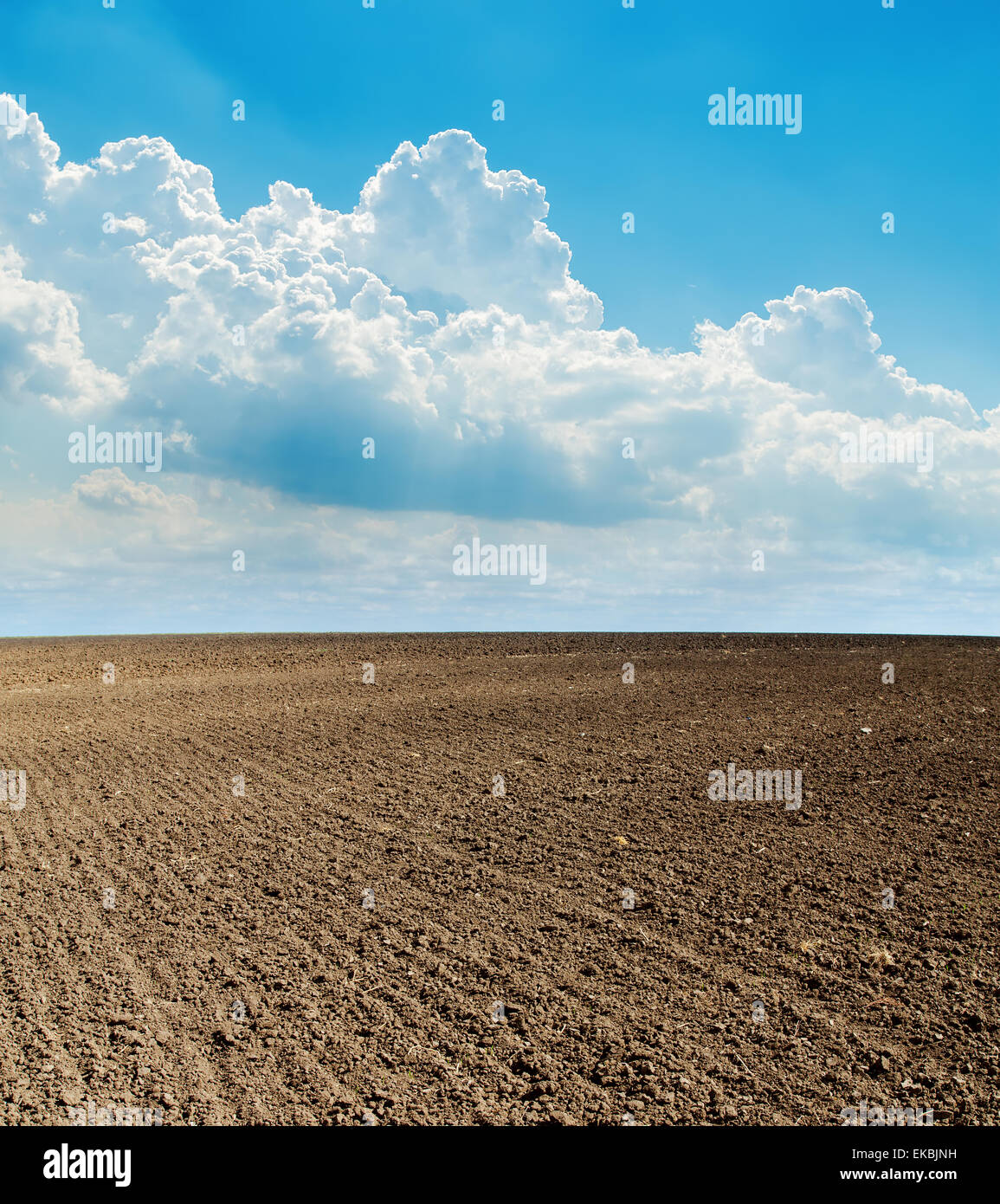 Black cloudy sky hi-res stock photography and images - Alamy