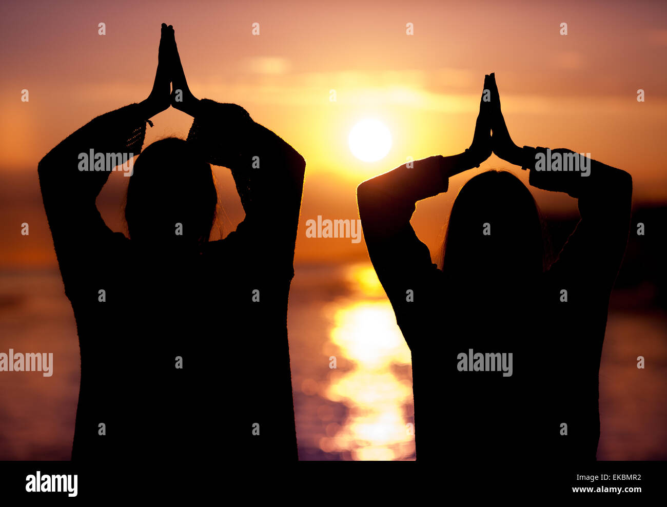 Silhouette young couple making love hi-res stock photography and images ...