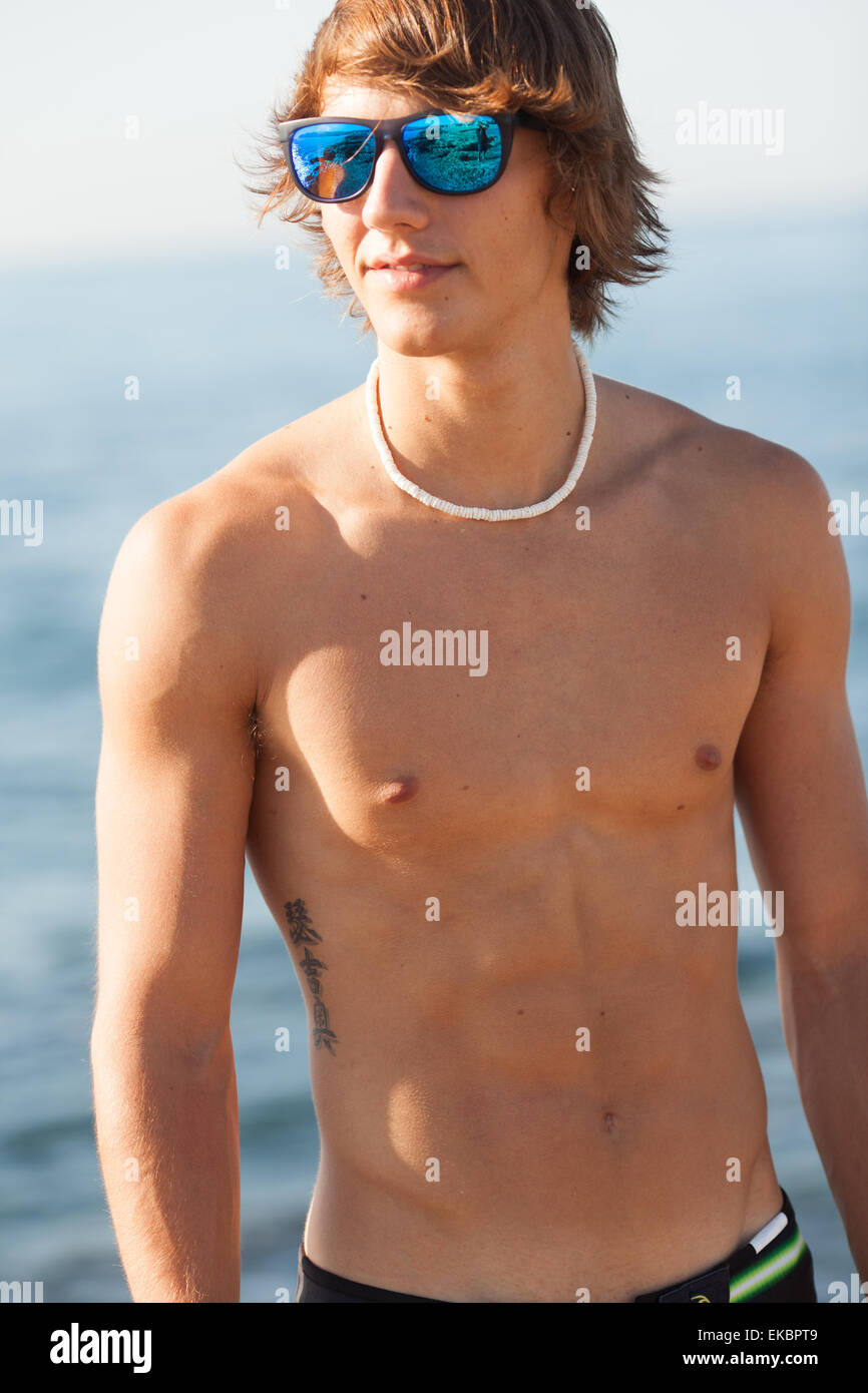 Man beach sun glasses portrait hi-res stock photography and images - Alamy