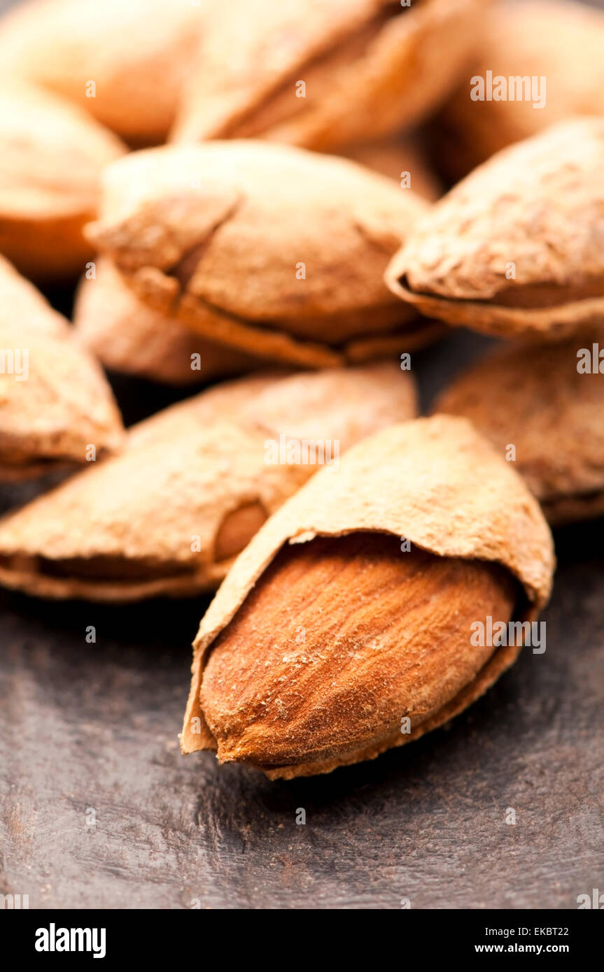 Sweet almonds with kernel Stock Photo - Alamy