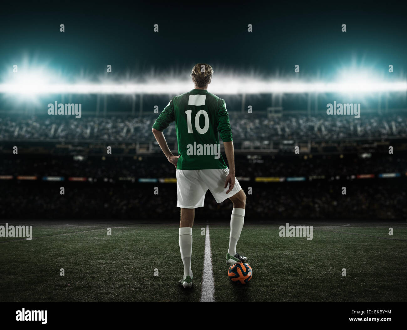 Football player hands on hips hi-res stock photography and images - Alamy