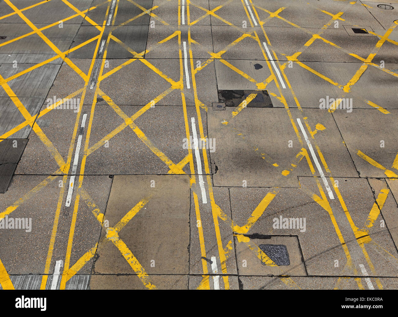 Cross road junction hi-res stock photography and images - Alamy