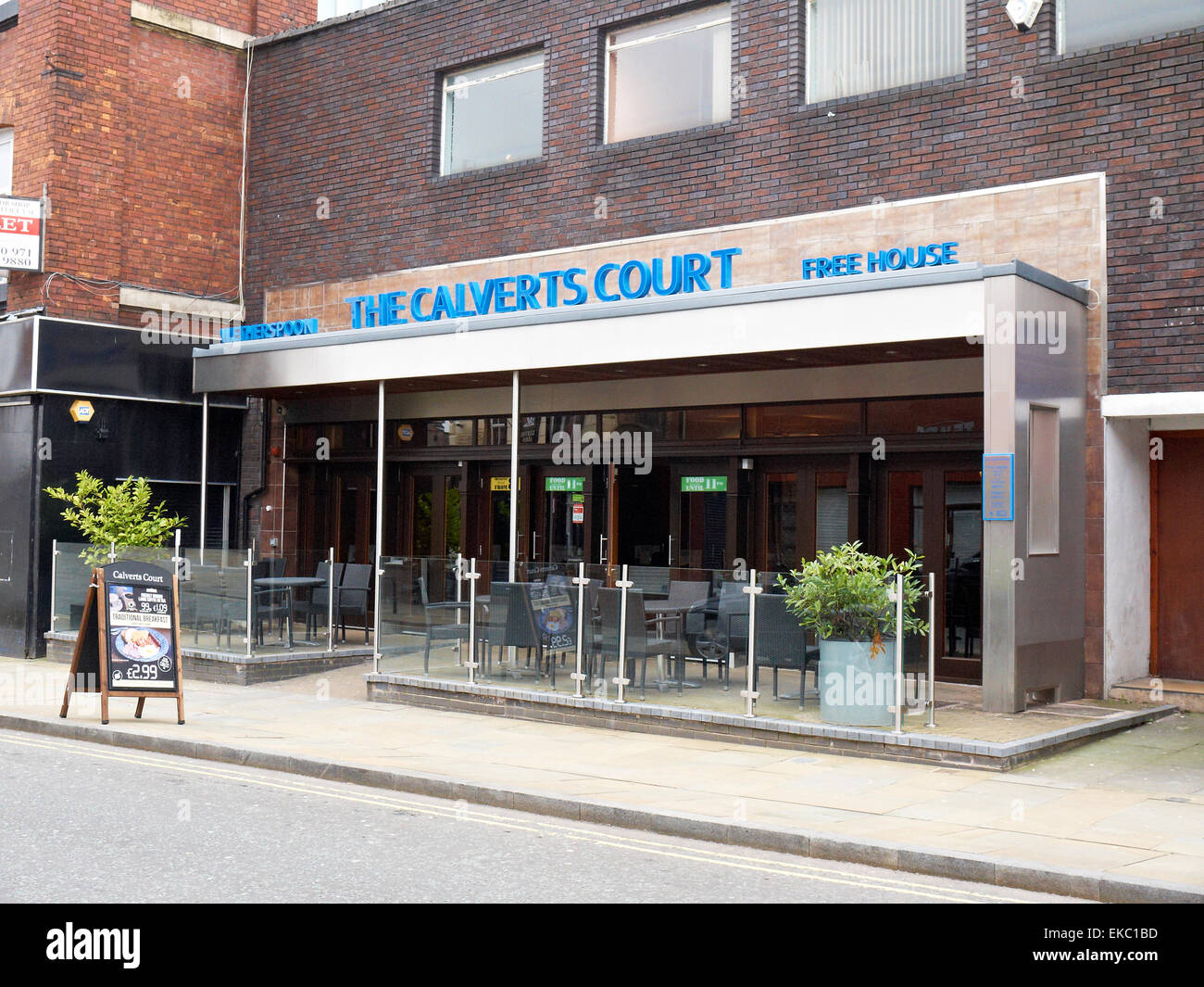 The Calverts Court Wetherspoon pub in Stockport Cheshire UK Stock Photo ...