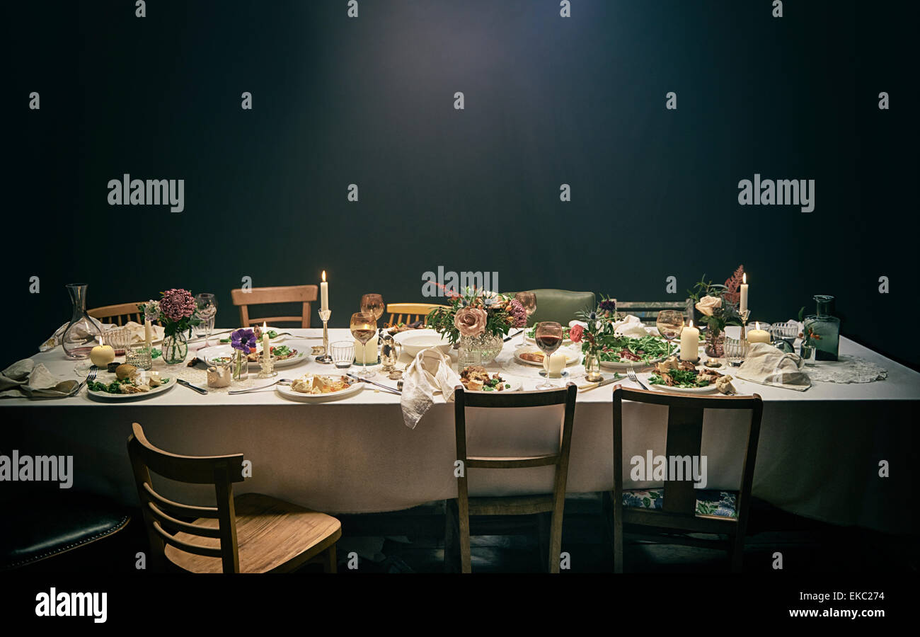 Dinner table setting messy hi-res stock photography and images - Alamy