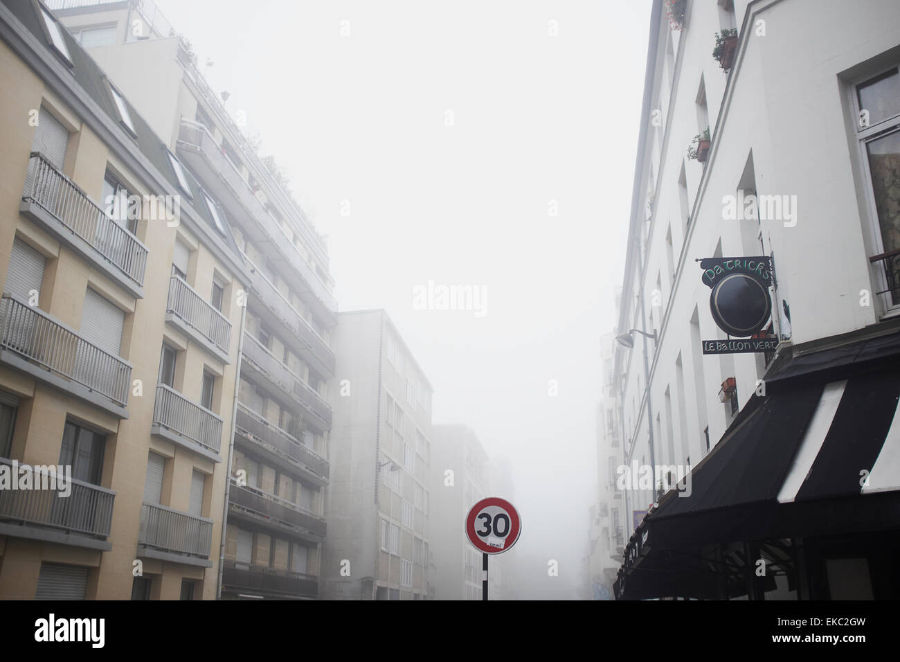 French speed limit sign hi-res stock photography and images - Alamy